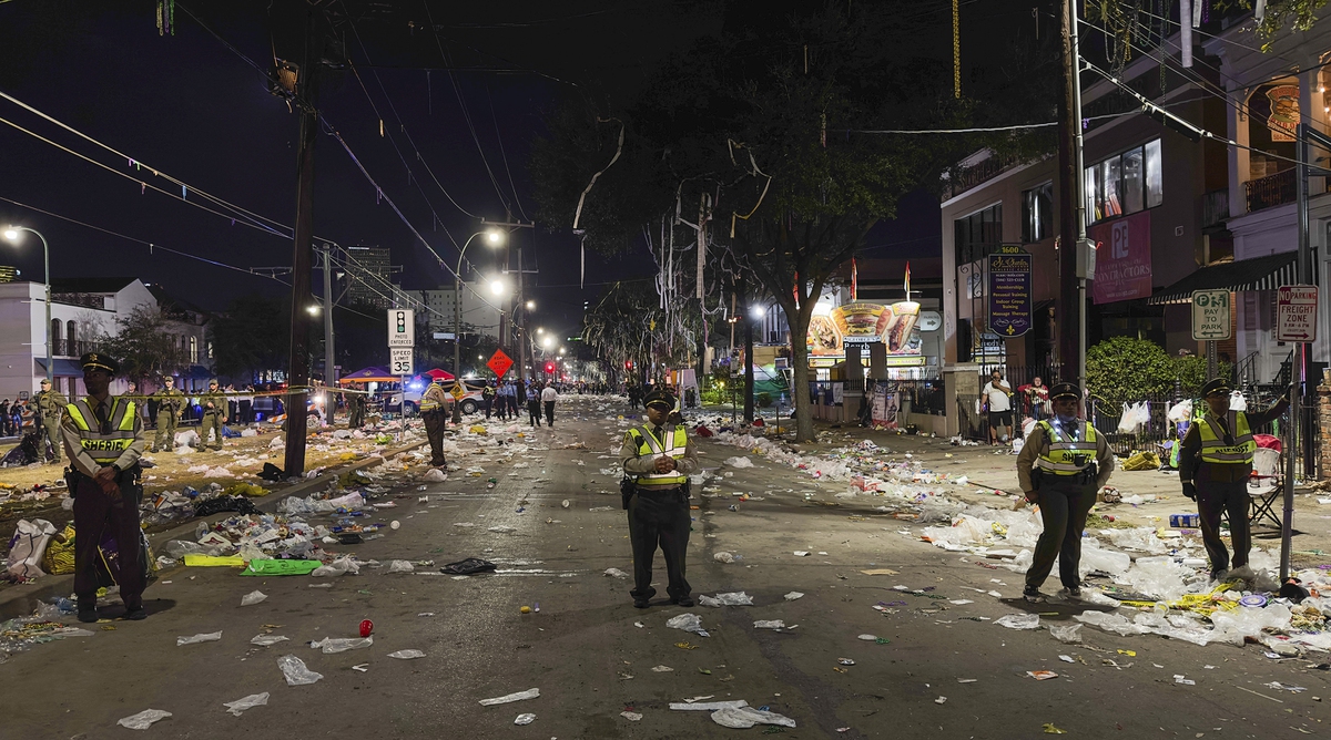 Mardi Gras parade shooting in New Orleans kills 1, wounds 4 - Las Vegas ...
