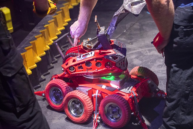 BattleBots: Destruct-A-Thon Official Kick-off - Workers turn on the Jaz ...