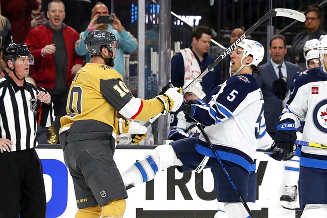 Photograph : VGK vs Jets in Game 2 - Las Vegas Sun News
