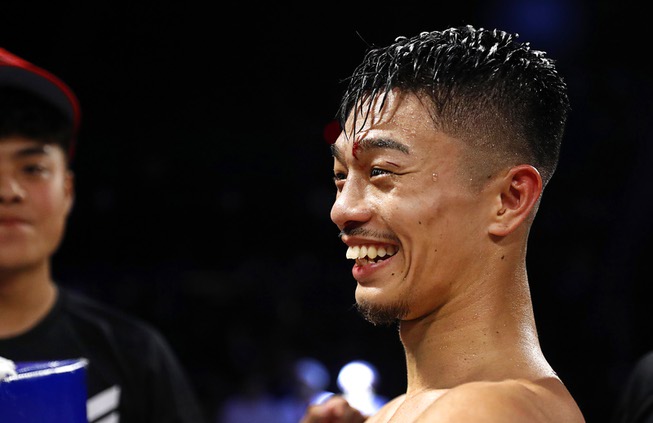 Photograph : Nakatani Knocks Out Moloney in 12th Round - Las Vegas Sun News