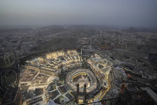 What is it like living in Mecca? For residents, Islam's holiest sites ...