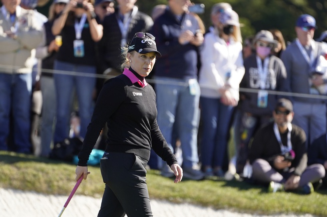 Morgan Pressel makes transition from 18th green to 18th tower for NBC ...