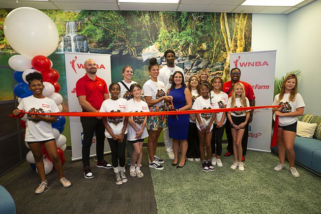 Photograph : WNBA, NBA and State Farm Team Up to Help Students