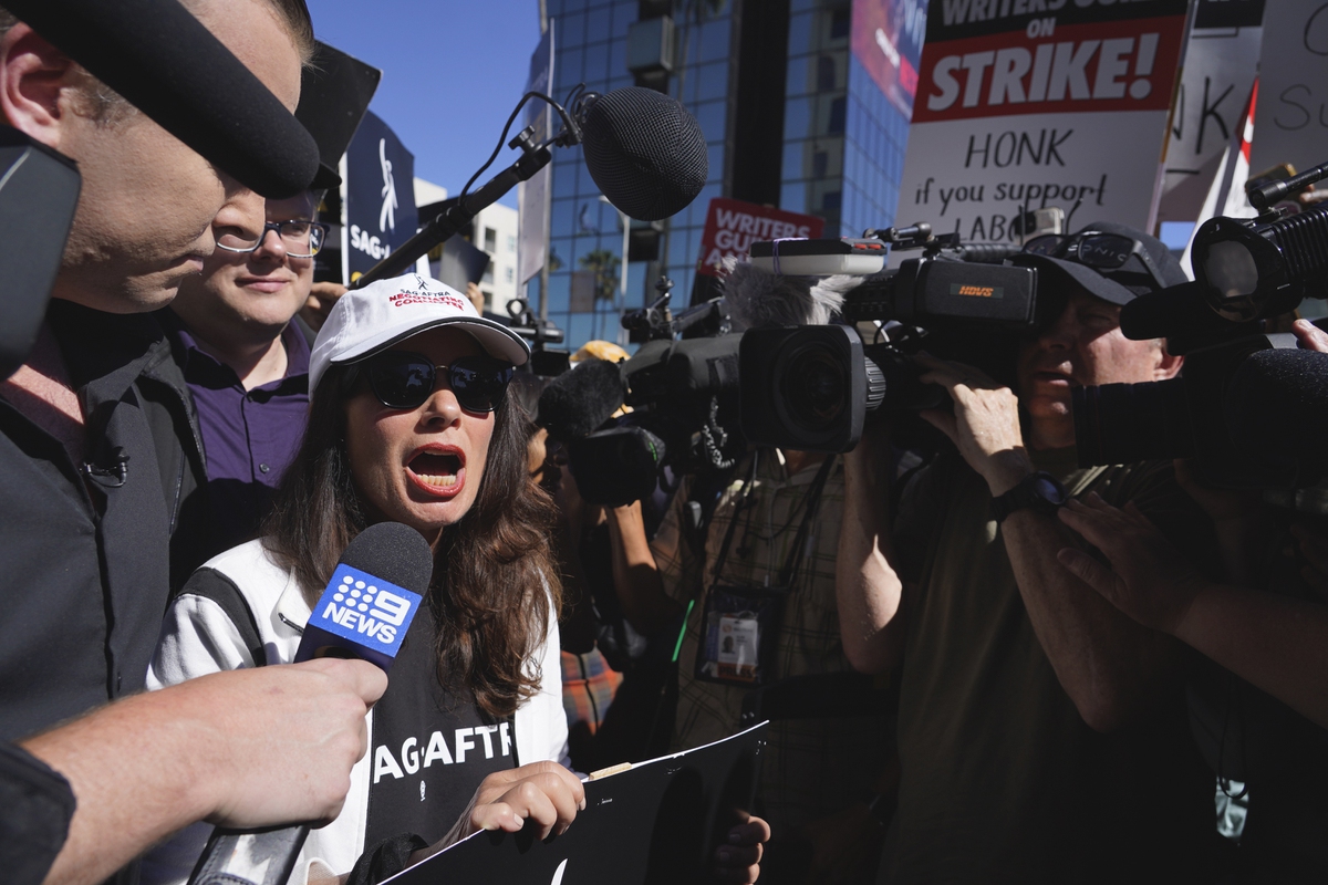 On the picket lines with Hollywood's actors and writers, from LA to New ...