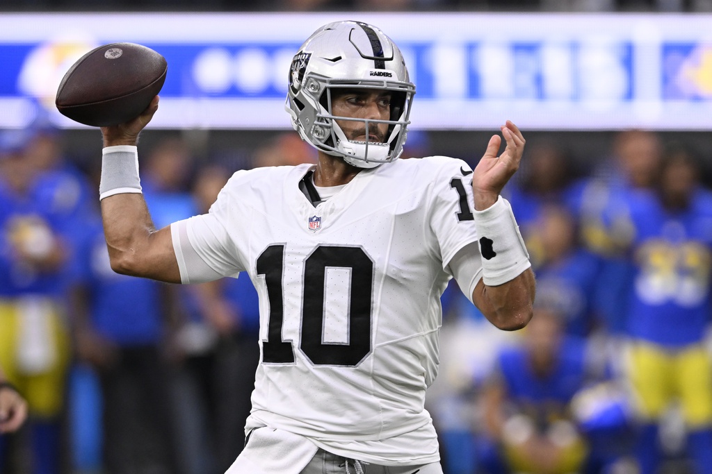 Jimmy Garoppolo looks sharp in his Raiders debut - Las Vegas Sun News