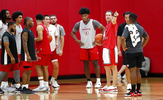Photograph : UNLV Practice: Rob Whaley Jr. - Las Vegas Sun News