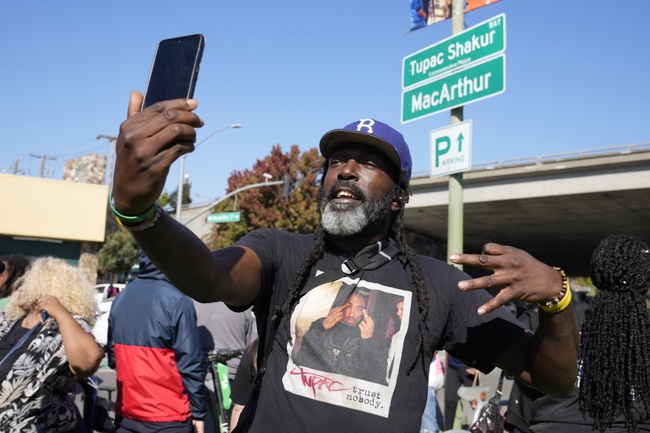 Tupac Shakur has an Oakland street named for him 27 years after his ...