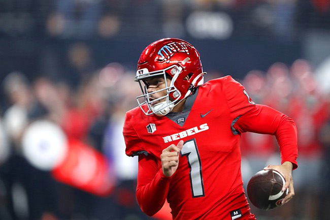 Game day: UNLV stays hot, downs Wyoming 34-14 - Las Vegas Sun News