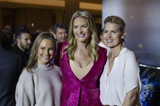 Photograph : Fontainebleau Ribbon Cutting - Las Vegas Sun News