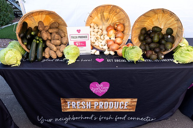 Photograph : Groceries On The Go - Las Vegas Sun News