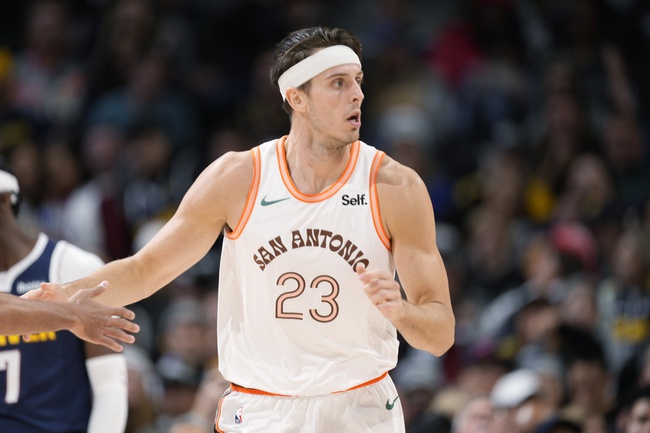 San Antonio's Zach Collins staying loyal to his Las Vegas roots - Las ...