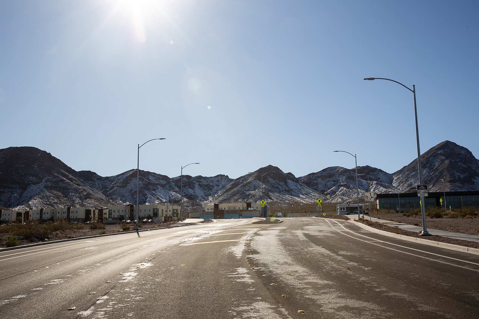 Light Snowfall on Henderson Outskirts - Las Vegas Sun News