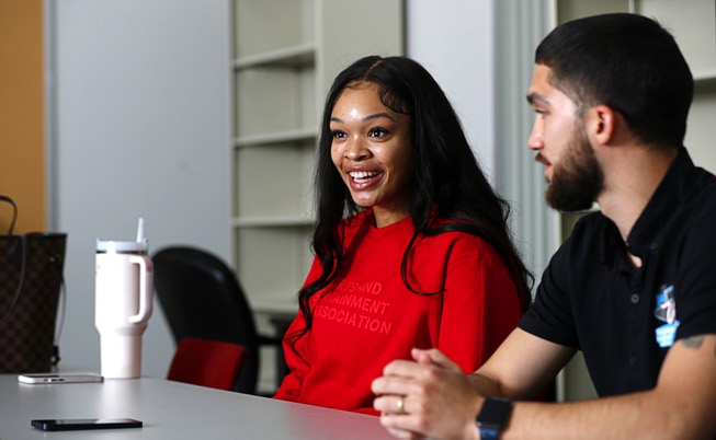 Photograph : UNLV Super Bowl Interns - Las Vegas Sun News