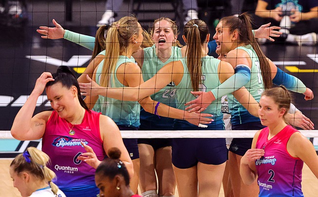 Photograph : Vegas Thrills Falls to Omaha Supernovas - Las Vegas Sun News