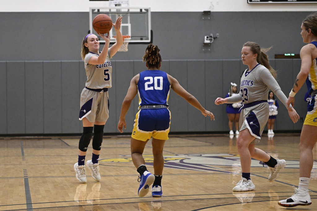 Meet Grace Beyer, the small-school scoring phenom Iowa star Caitlin ...