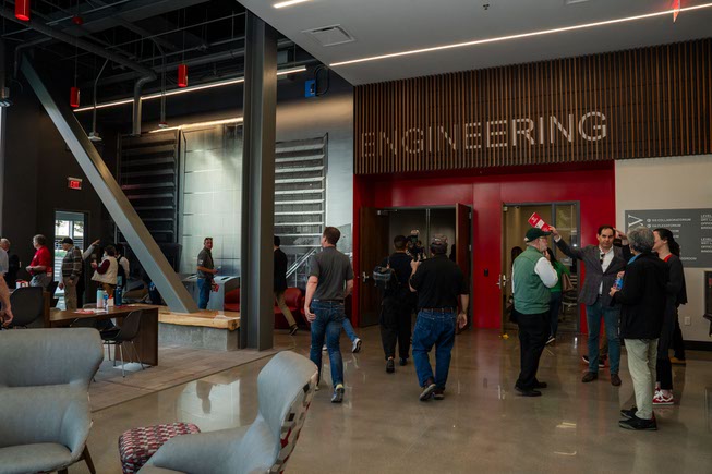 Photograph : UNLV AEB - Las Vegas Sun News