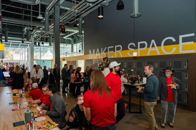 Photograph : UNLV AEB - Las Vegas Sun News