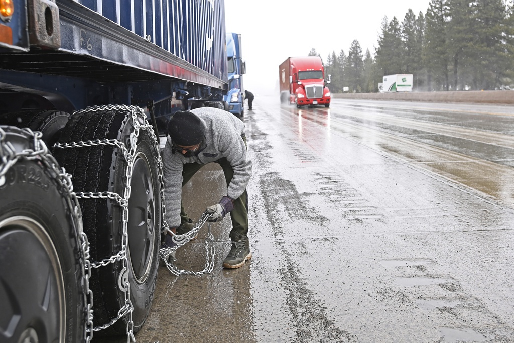 Blizzard warning, avalanche watch as storm packing up to 10 feet of ...