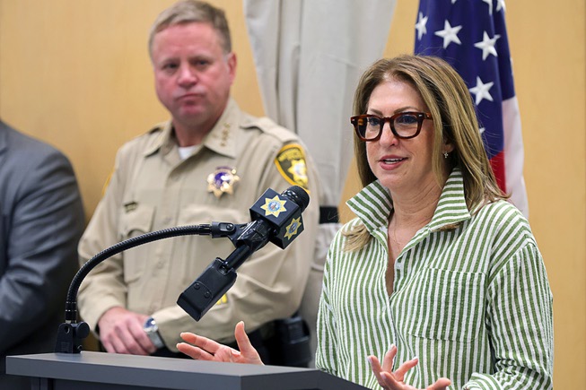 Photograph : Metro Police News Conference at JETI - Las Vegas Sun News