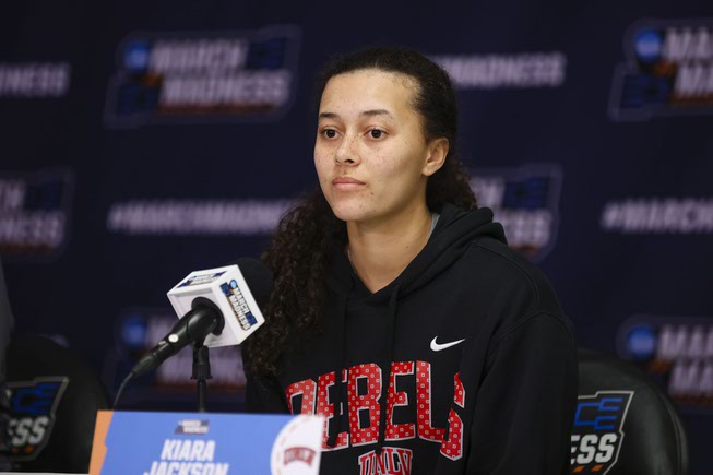 Photograph : UNLV Lady Rebels at UCLA - Las Vegas Sun News