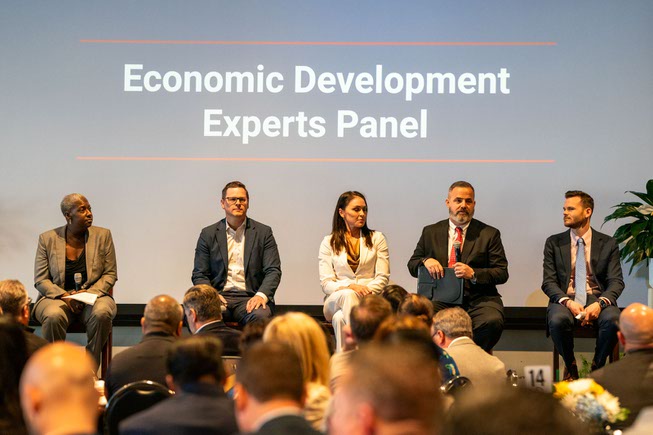 Photograph : LVGEA Annual State of Economic Development - Las Vegas Sun ...