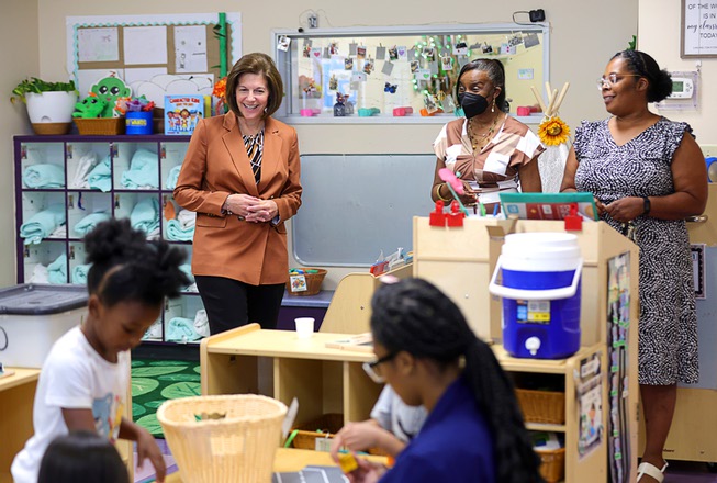Photograph : Cortez Masto Tours Acelero Learning Center - Las Vegas Sun ...