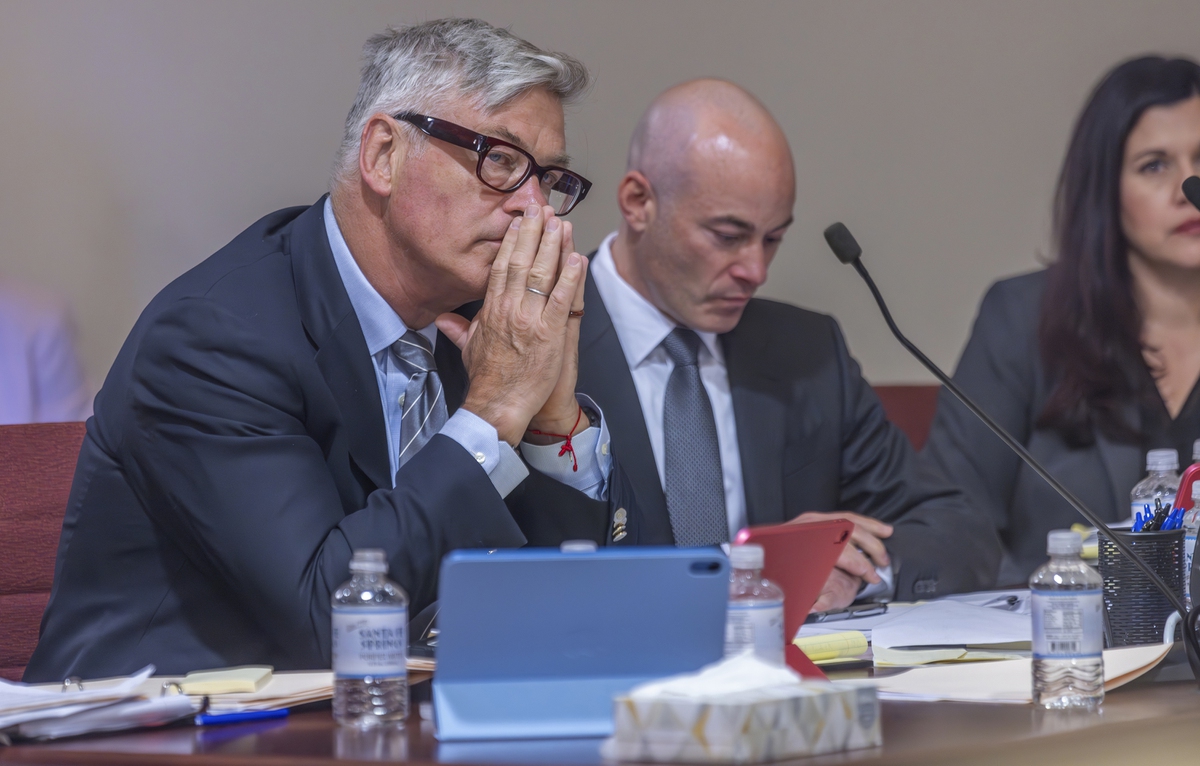 Alec Baldwin's involuntary manslaughter trial begins with jury selection - Las Vegas Sun News