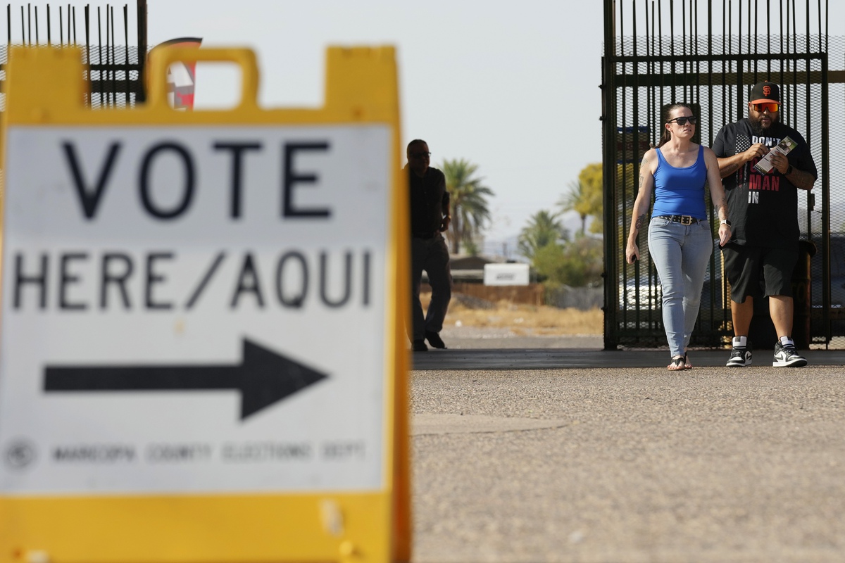 Early in-person voting begins in Arizona, drawing visits from the ...