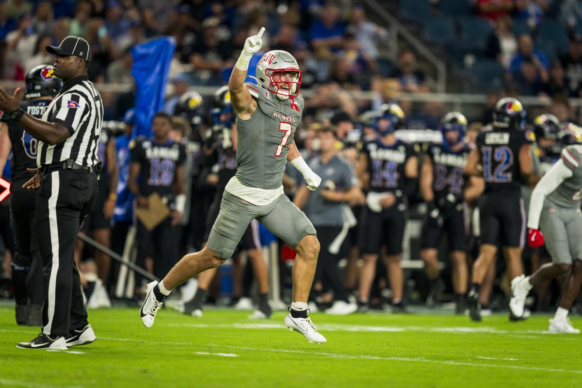 At midway point, UNLV football eyeing historic 2nd-straight bowl bid ...