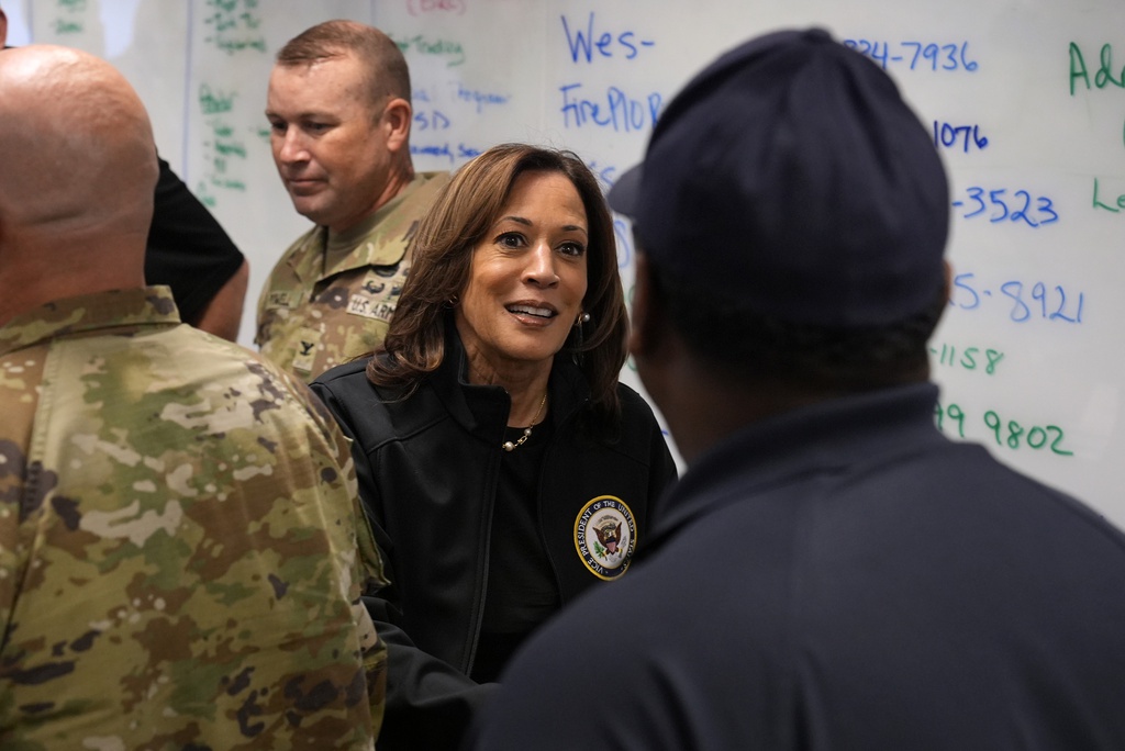 Harris hands out meals, consoles families as she surveys Hurricane ...