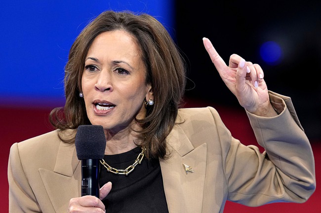 In Las Vegas town hall with Latinos, Harris focuses on family and ...