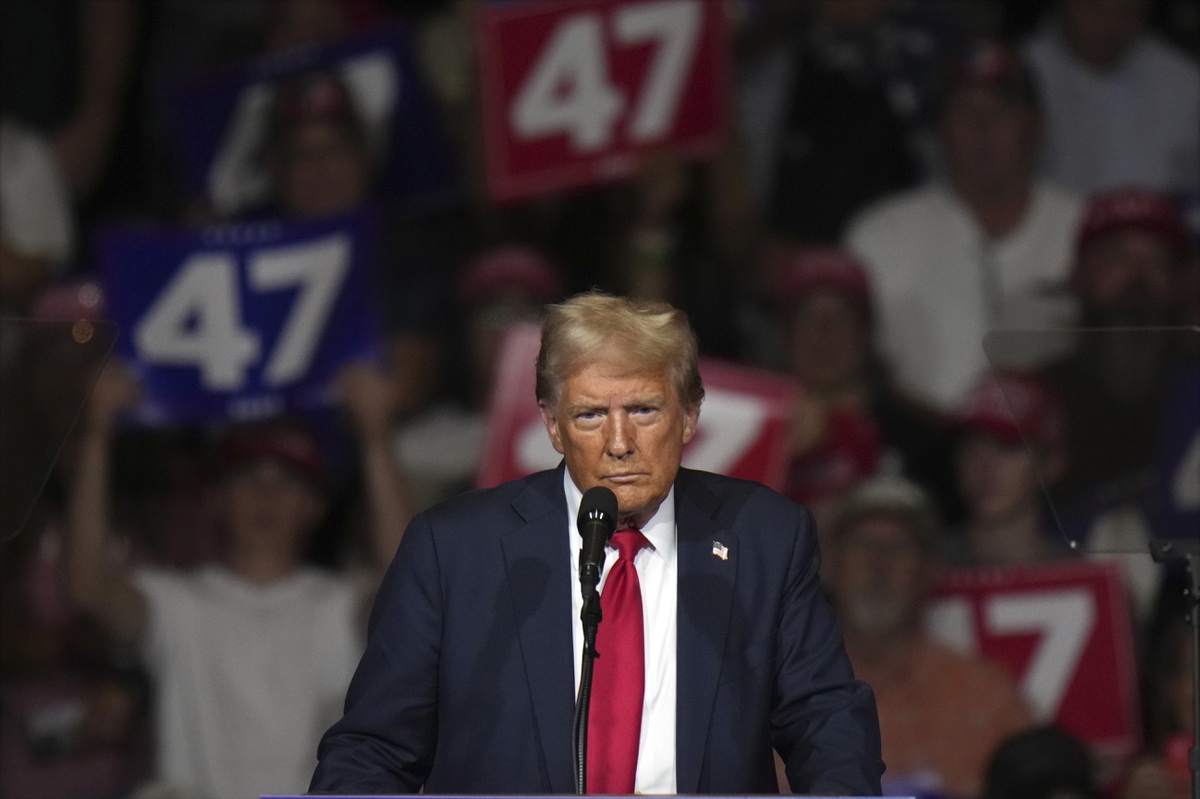 Why is Donald Trump campaigning in California, a state he's almost ...