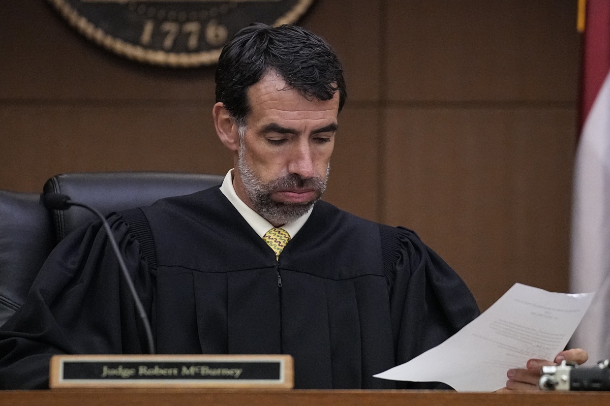 Georgia judge blocks ballot counting rule and says county officials ...