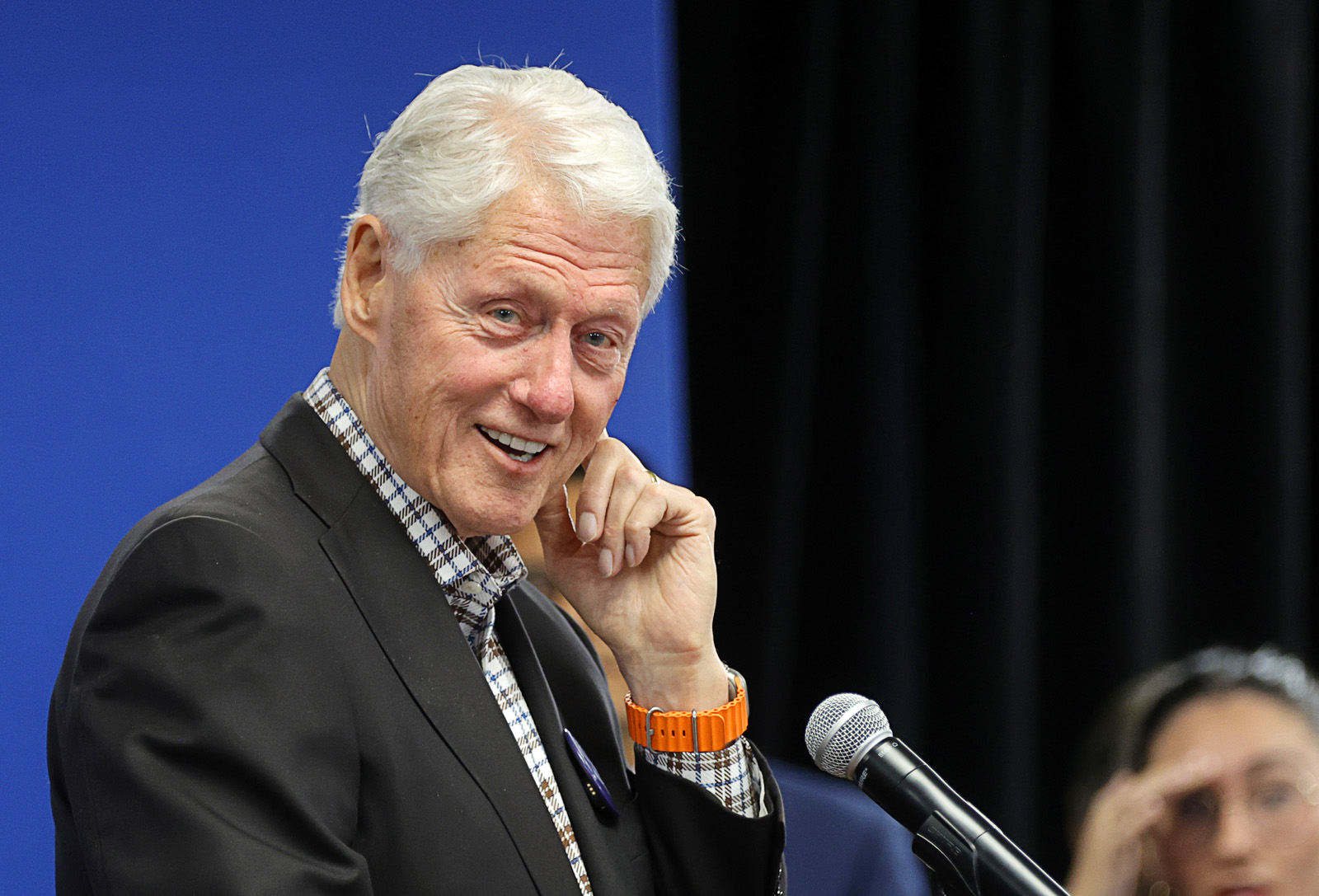 Clinton Campaigns for Harris in Las Vegas - Las Vegas Sun News