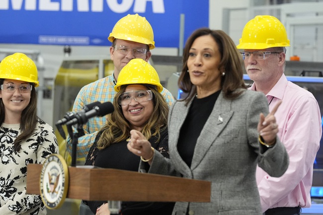 Harris courts Michigan's working-class voters on her second visit to ...