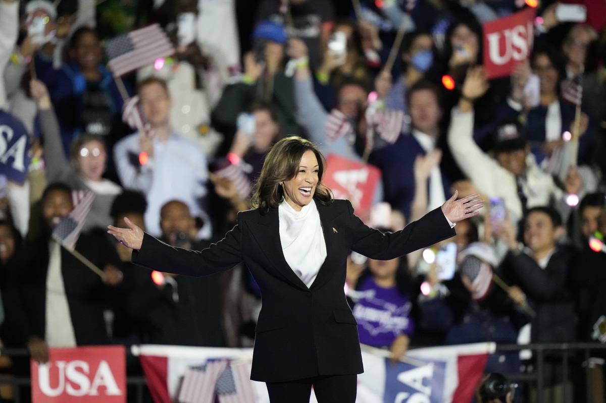 Harris says fear and division stirred by Trump is 'not who we are' in ...