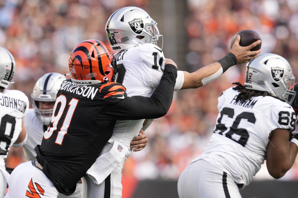 Live coverage: Raiders torn apart by Joe Burrow in 17-point loss - Las ...