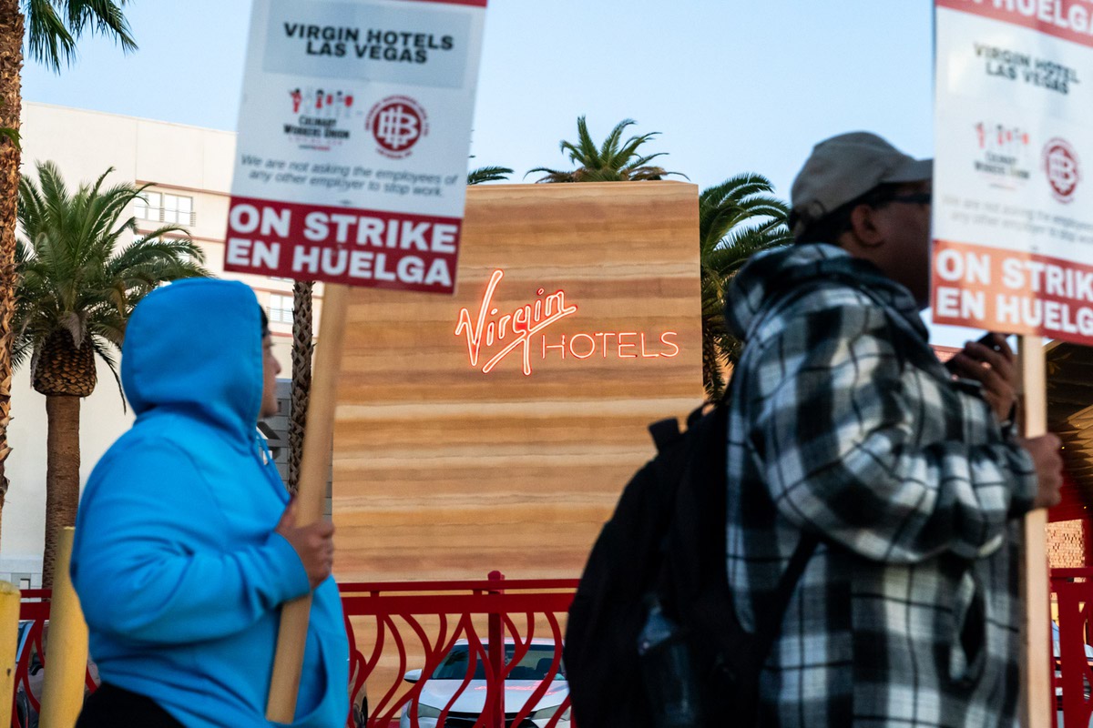 Culinary Union workers go on strike at Virgin Hotels Las Vegas - Las Vegas Sun News