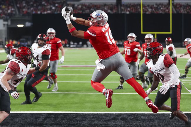 Jacob De Jesus stars as UNLV routs San Diego State to stay alive in ...