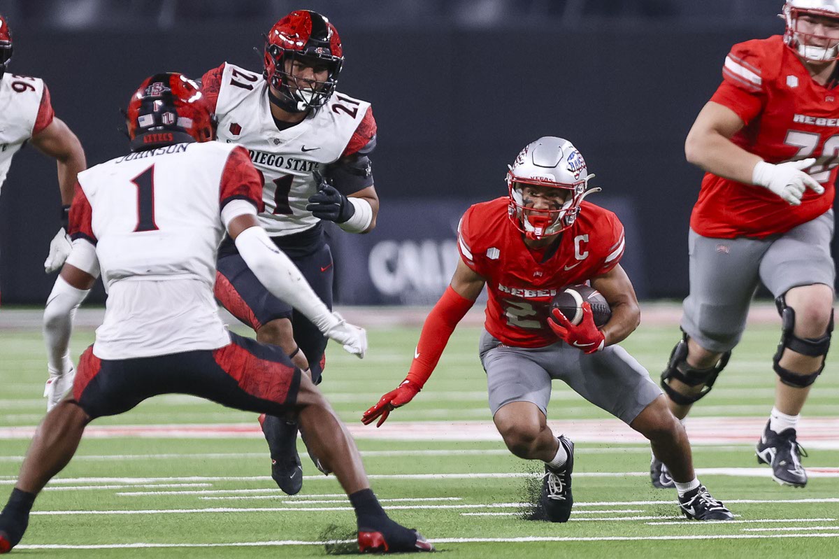 Jacob De Jesus stars as UNLV routs San Diego State to stay alive in ...