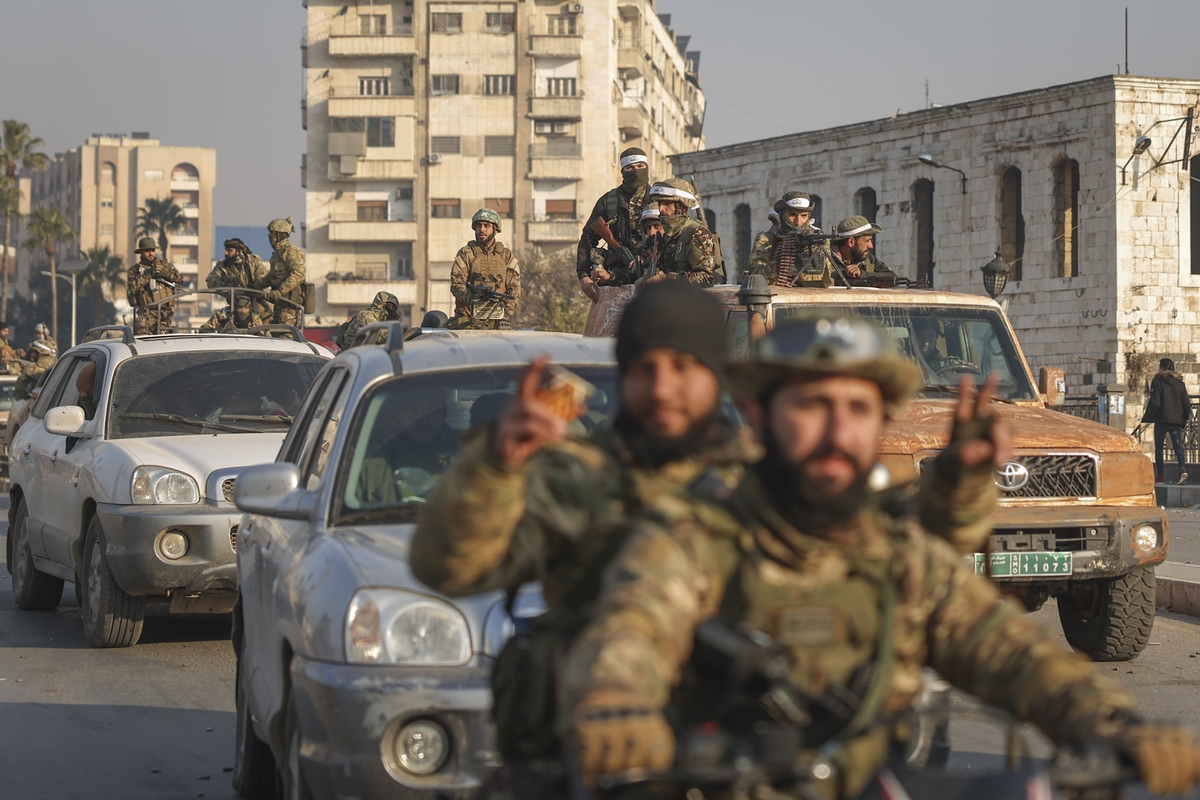 Insurgents reach gates of Syria’s capital, threatening to upend decades ...