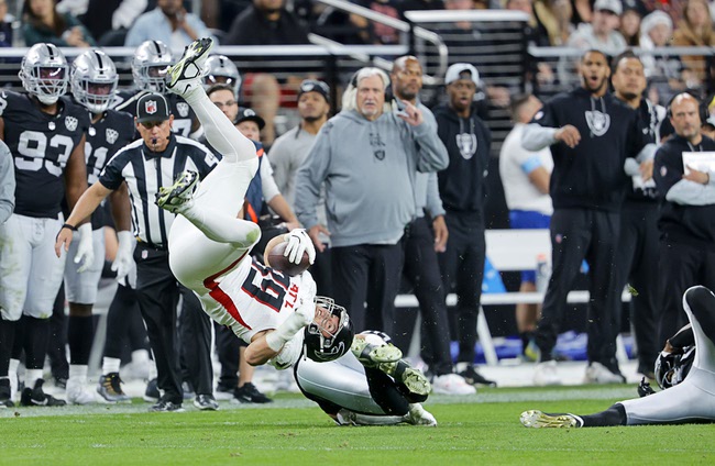 Photograph : Raiders vs Falcons - Las Vegas Sun News