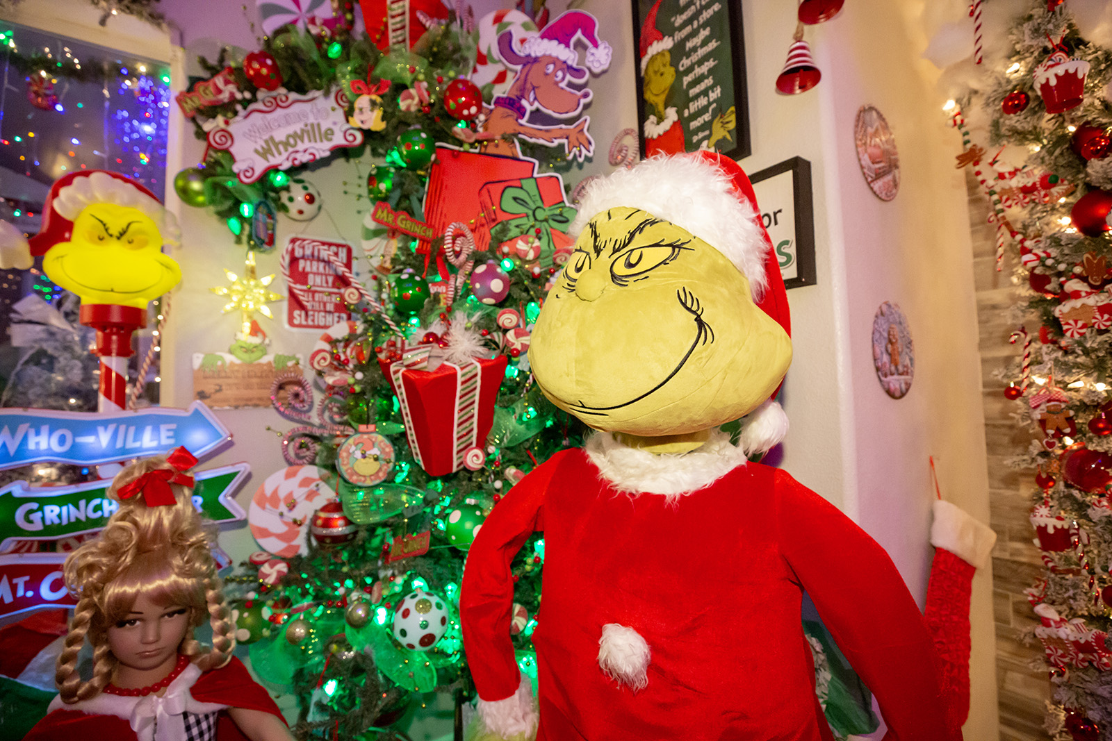 Candy Cane House in Henderson - Las Vegas Weekly