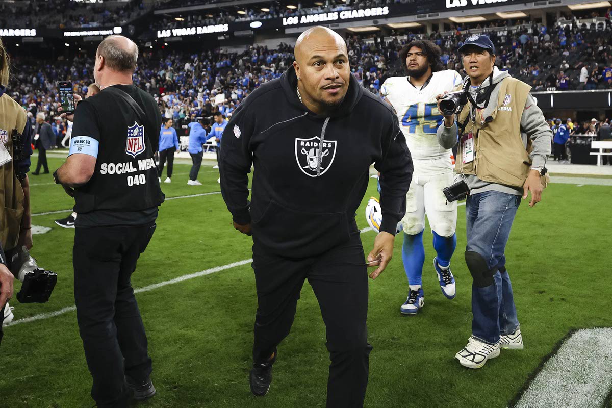 Raiders a long way from contending after season-ending loss to Chargers ...