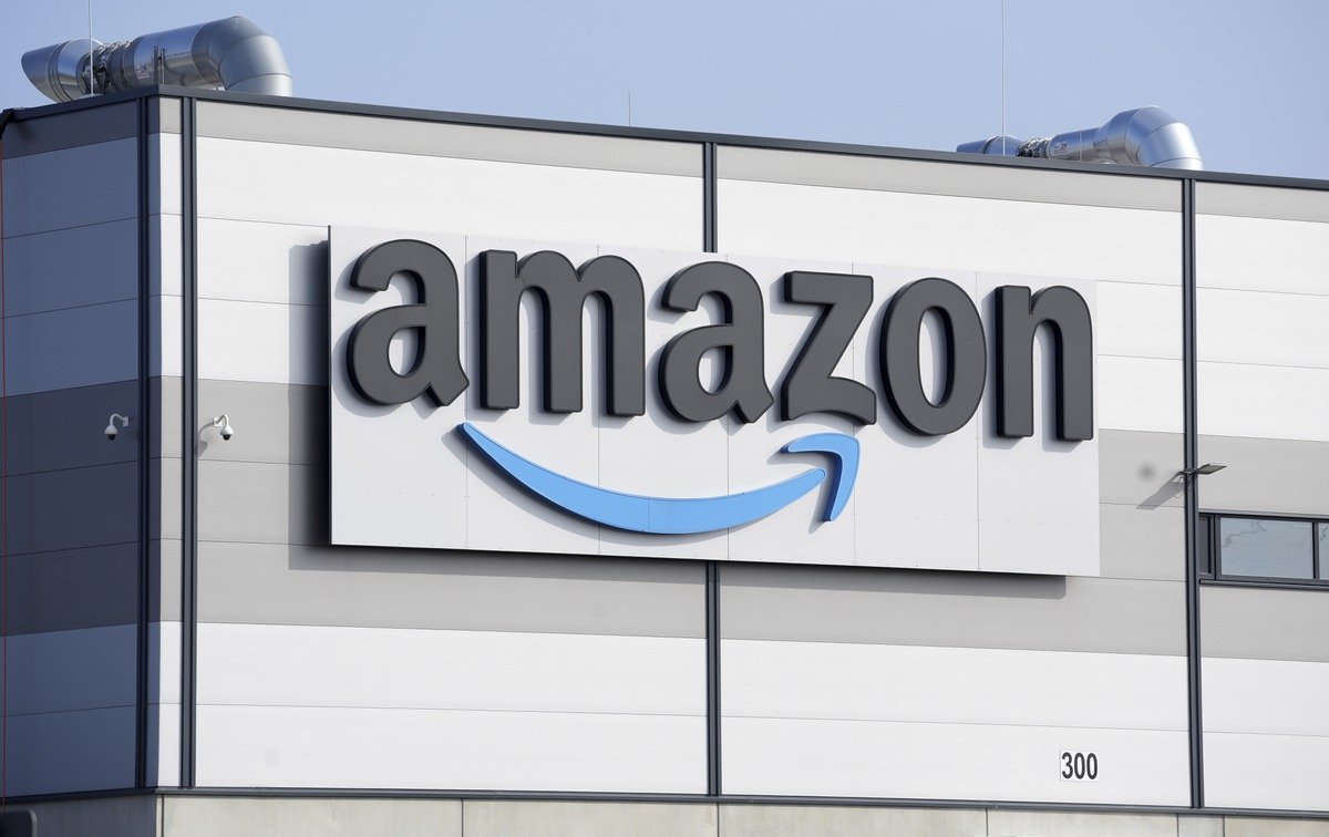 Amazon cloud computing outage disrupts Snapchat, Ring and many other ...