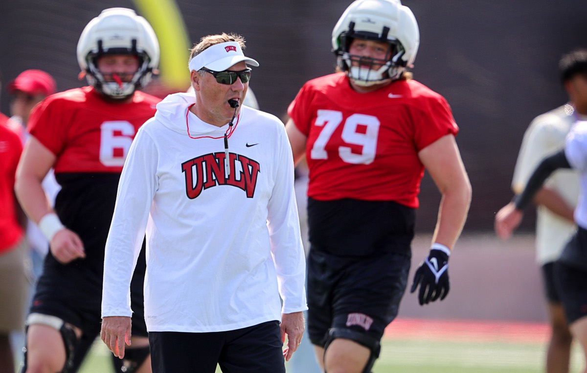 Los estudiantes están apostando por el fútbol americano de la UNLV y ...