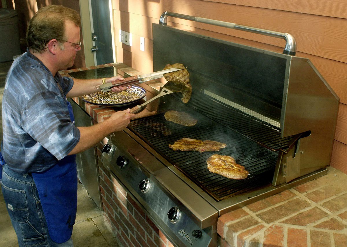 Become a grillmaster in time for summer - Las Vegas Sun News
