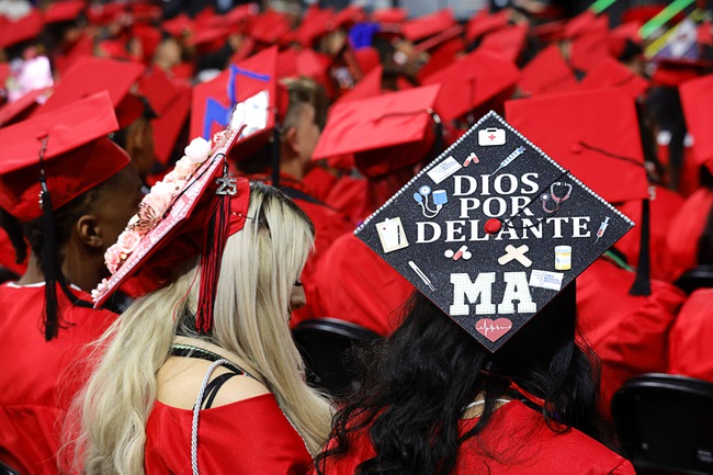 CCSD high school graduation rate rises in 2025 - Las Vegas Sun News
