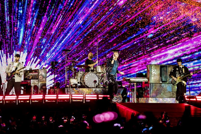 Coldplay bathes Allegiant Stadium in light, music and collective joy ...