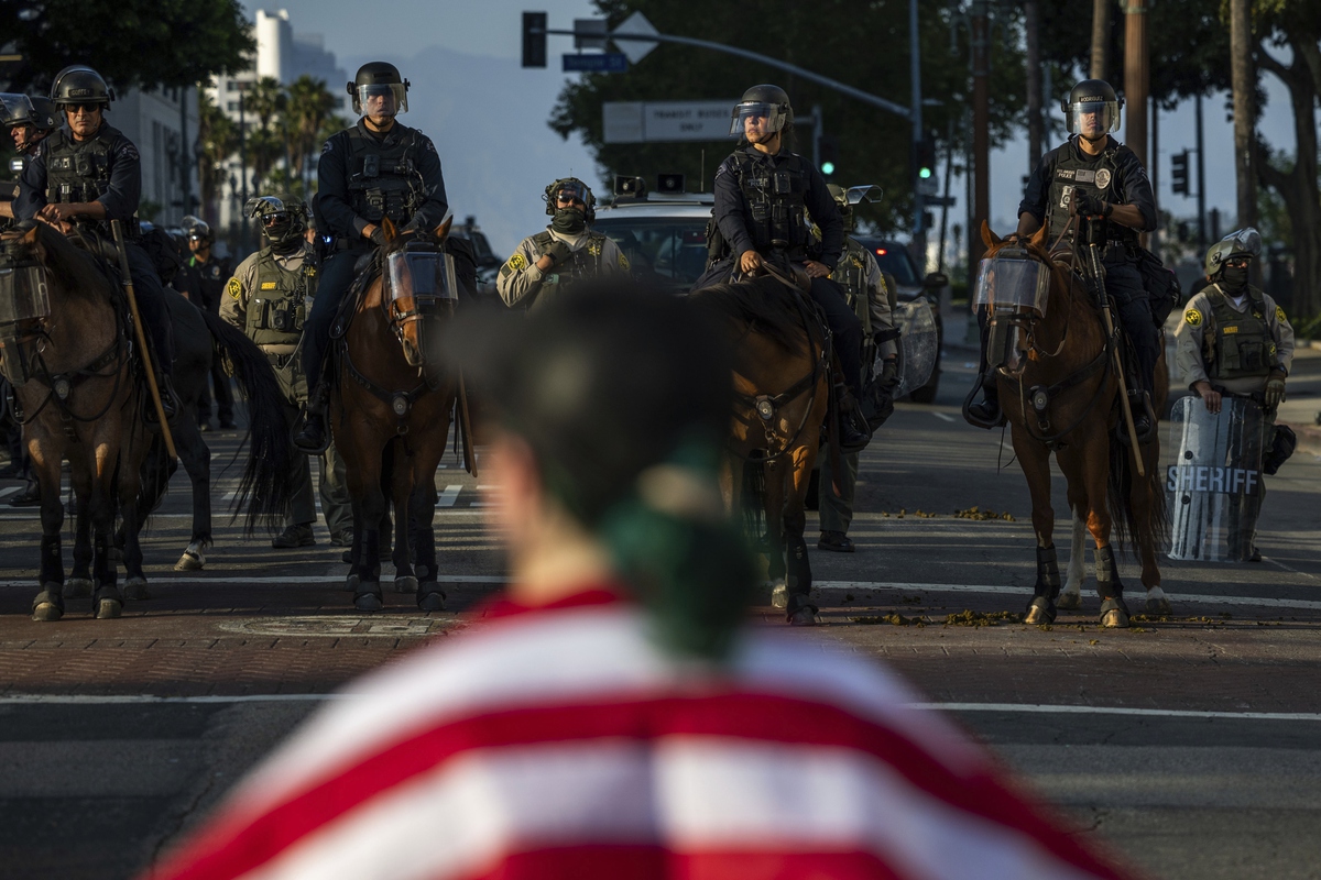 Pentagon withdraws 700 Marines from Los Angeles - Las Vegas Sun News